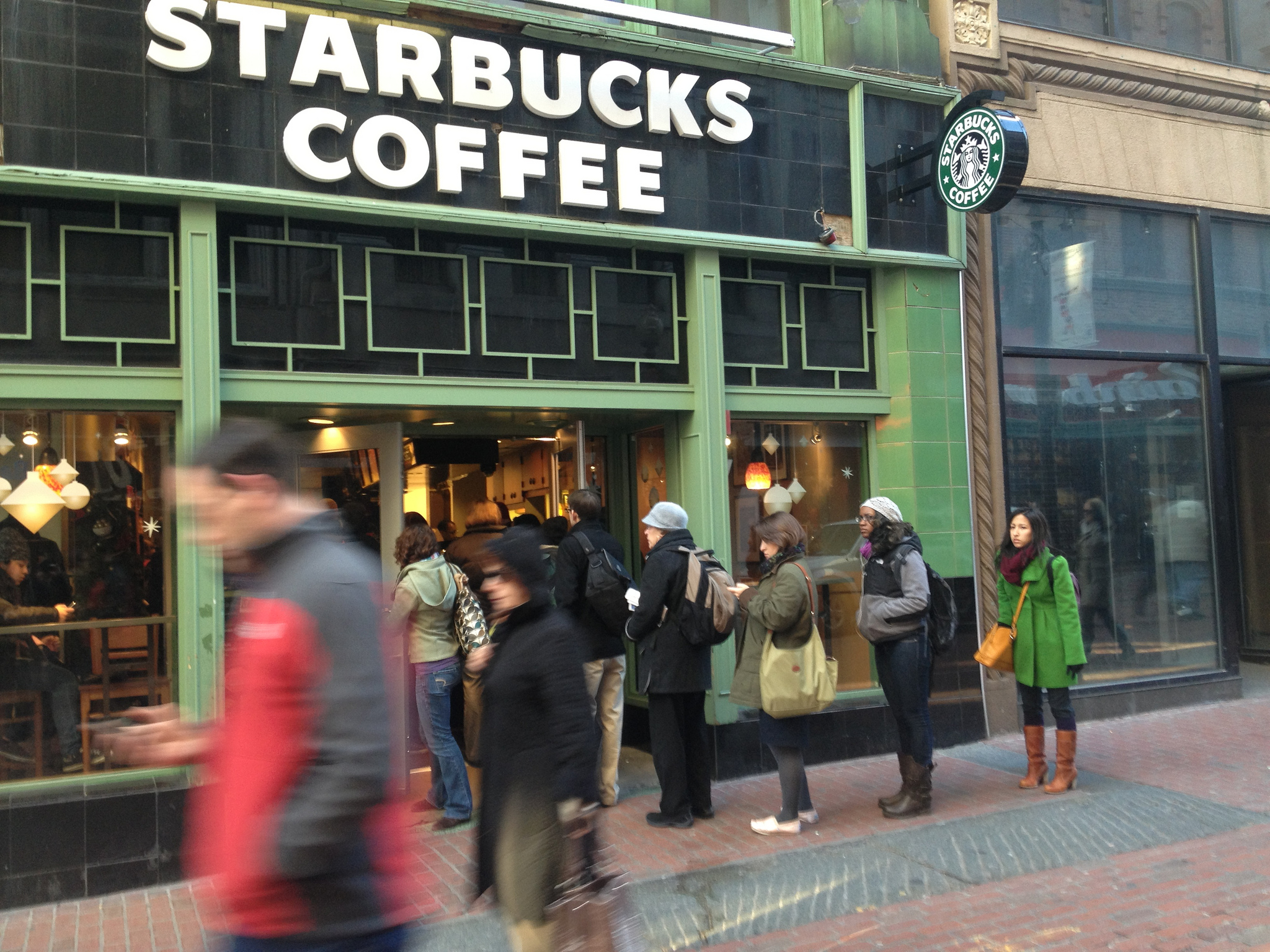 Microsoft CEO Satya Nadella in bestuur Starbucks - Emerce Microsoft CEO Satya Nadella in bestuur Starbucks - Emerce