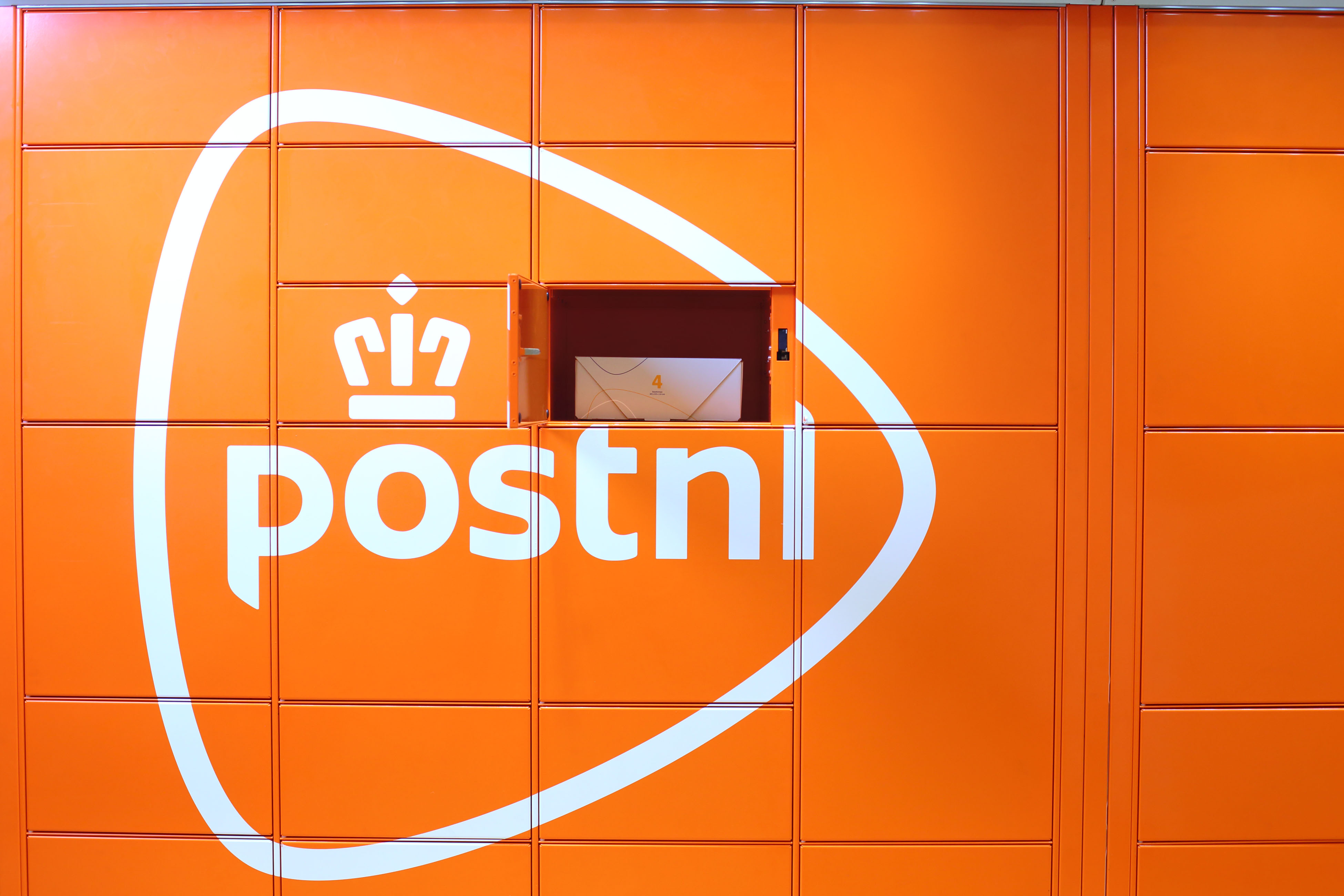 Nieuwe pakketautomaat PostNL in Amsterdam - Emerce Nieuwe pakketautomaat PostNL in Amsterdam - Emerce