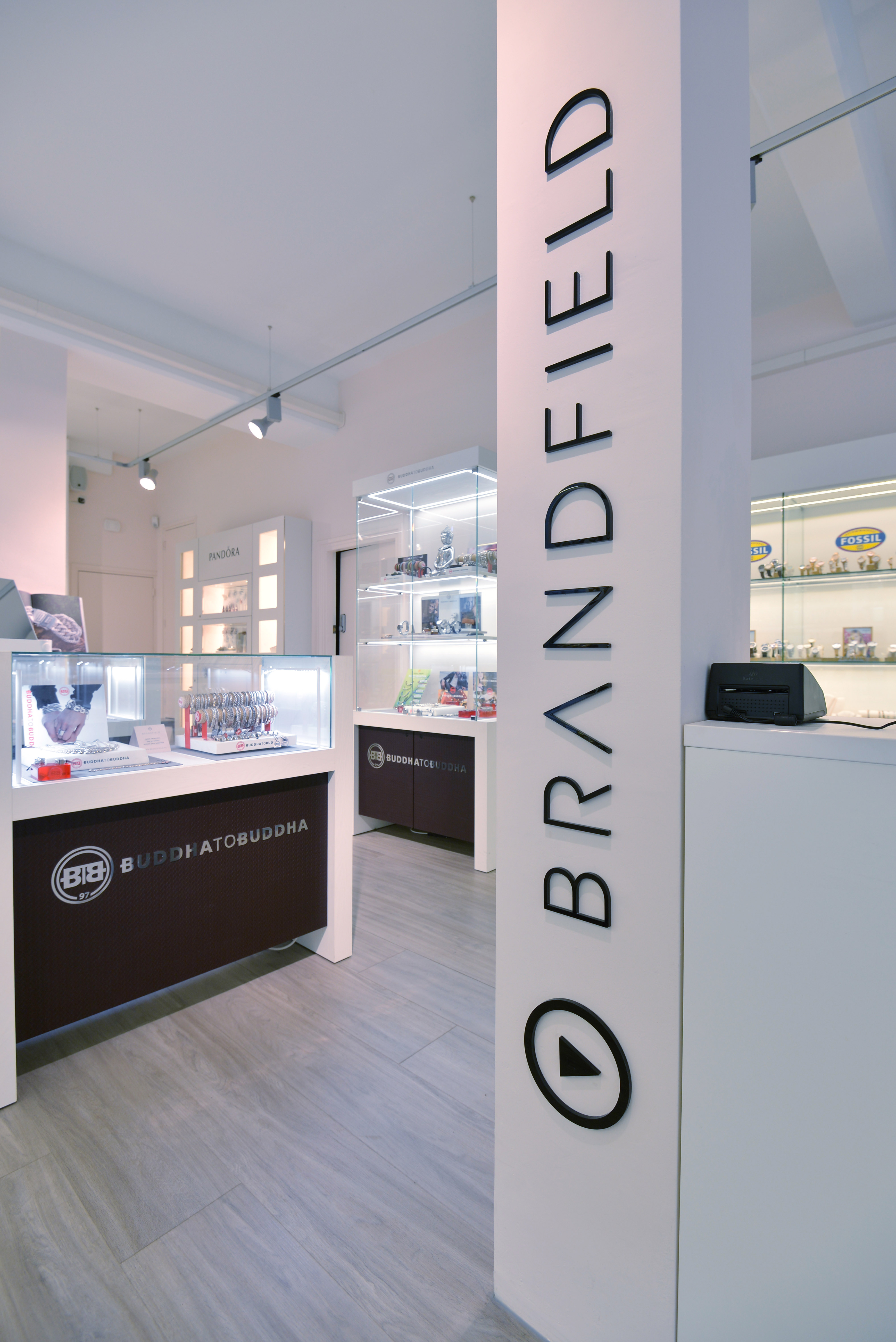 Brandfield snelst groeiende online aanbieder sieraden en accessoires ...