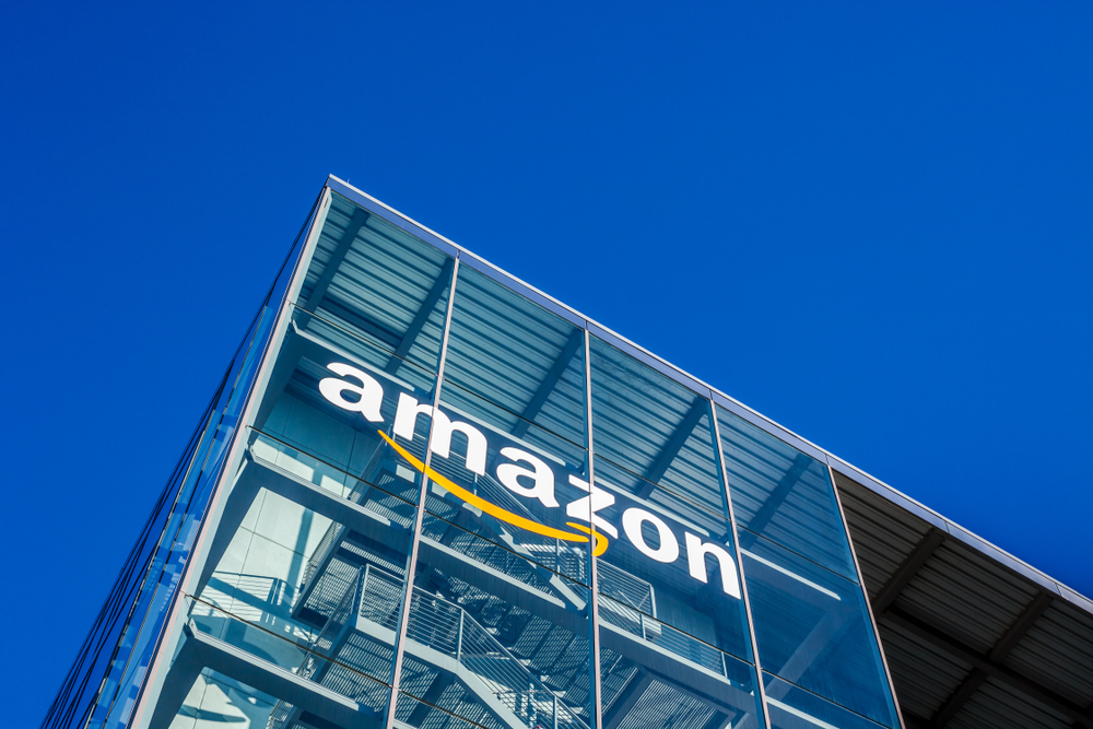 Amazon opent elf distributiecentra in Duitsland, zet eigen chauffeurs ...