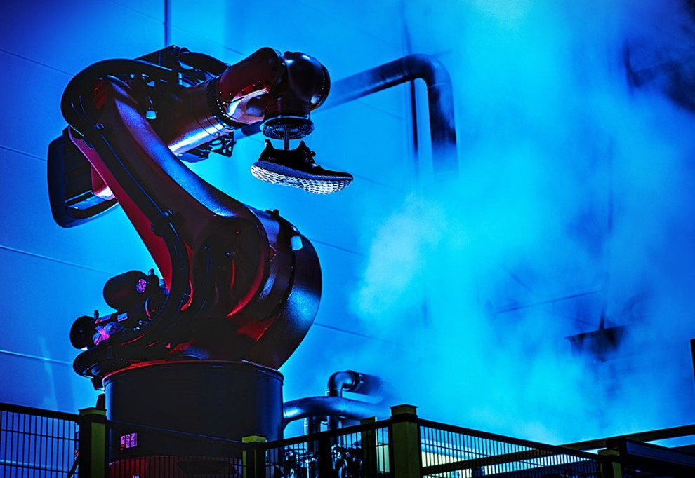 Adidas sluit robotgestuurde fabrieken - Emerce