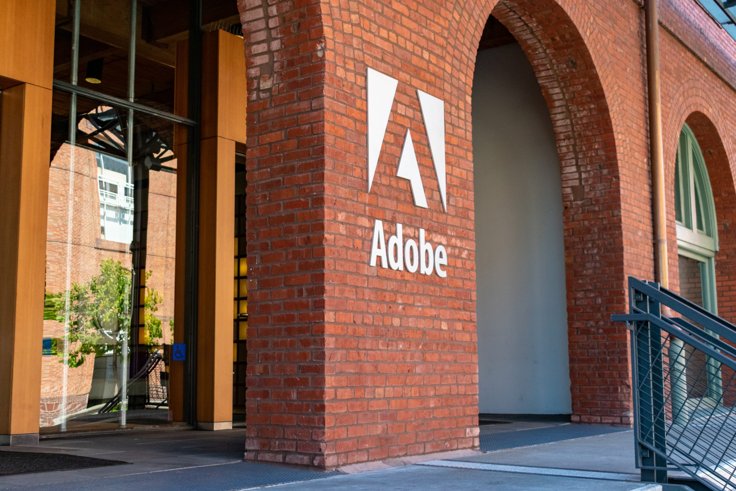 Adobe presteert beter dan verwacht - Emerce