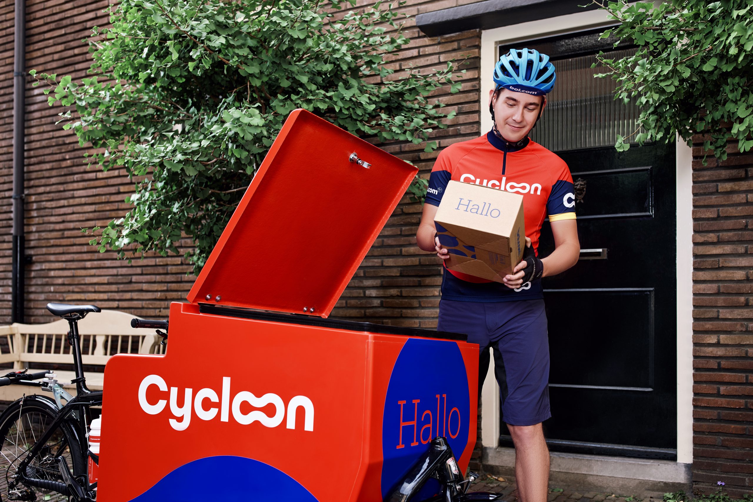 Post- en pakketdienst Cycloon in handen van bol.com - Emerce