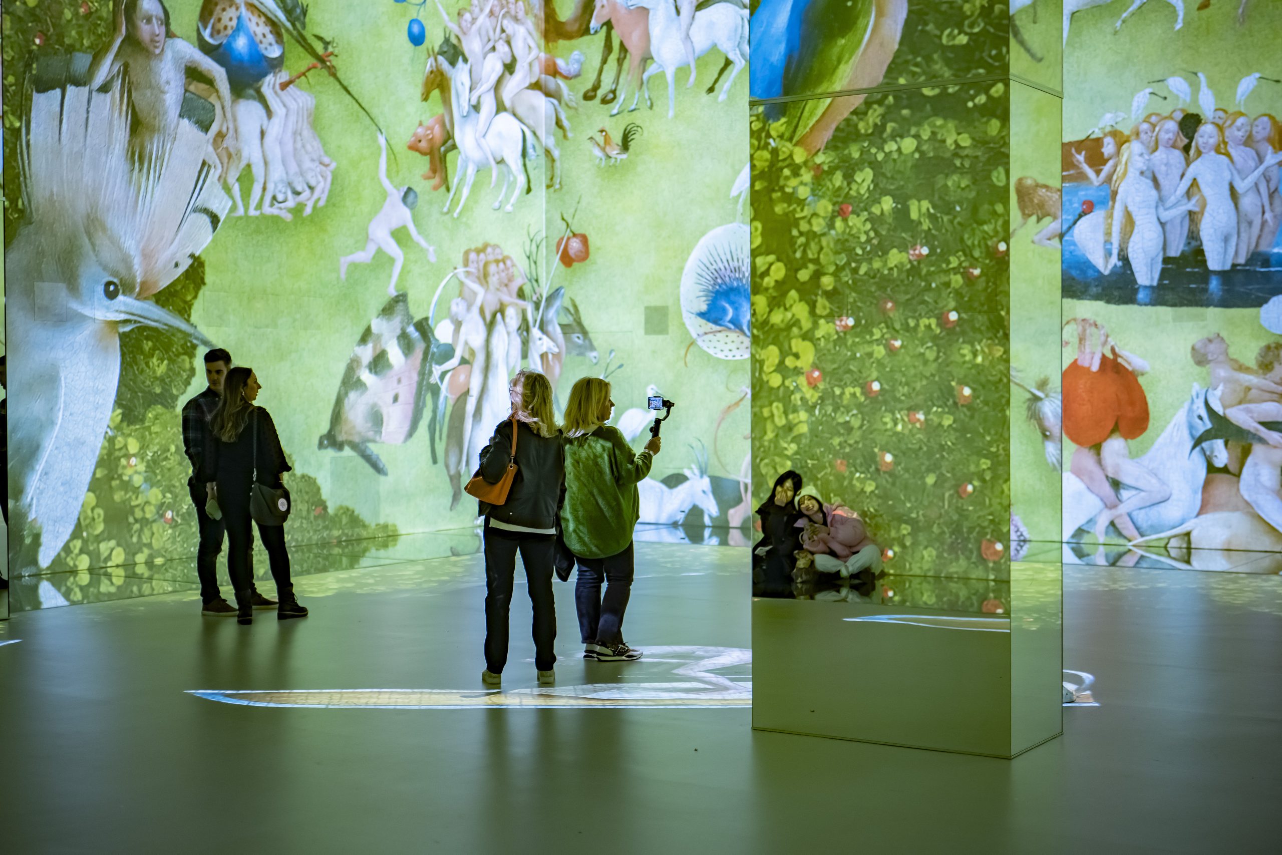 Panasonic projectoren helpen Frameless om de ‘kunst vrij te laten’ - Emerce