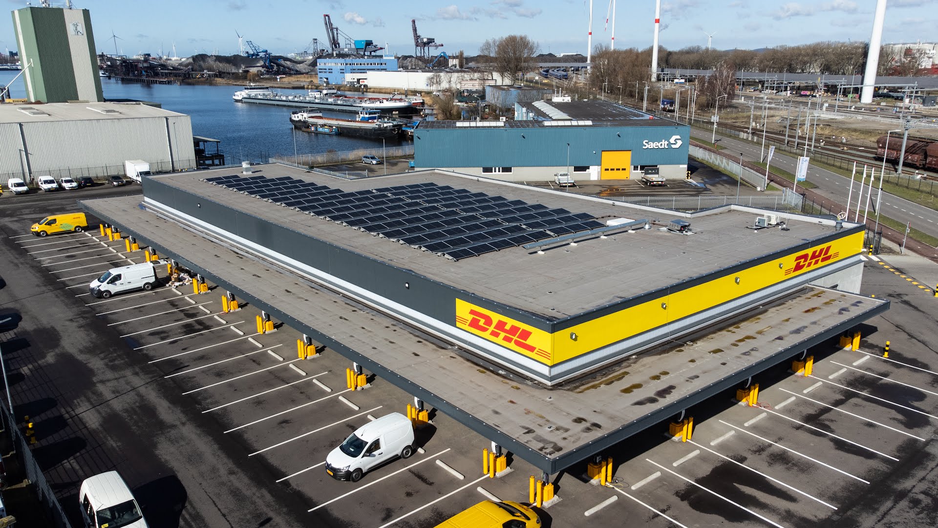DHL opent twee klimaatneutrale CityHubs XL in regio Amsterdam - Emerce
