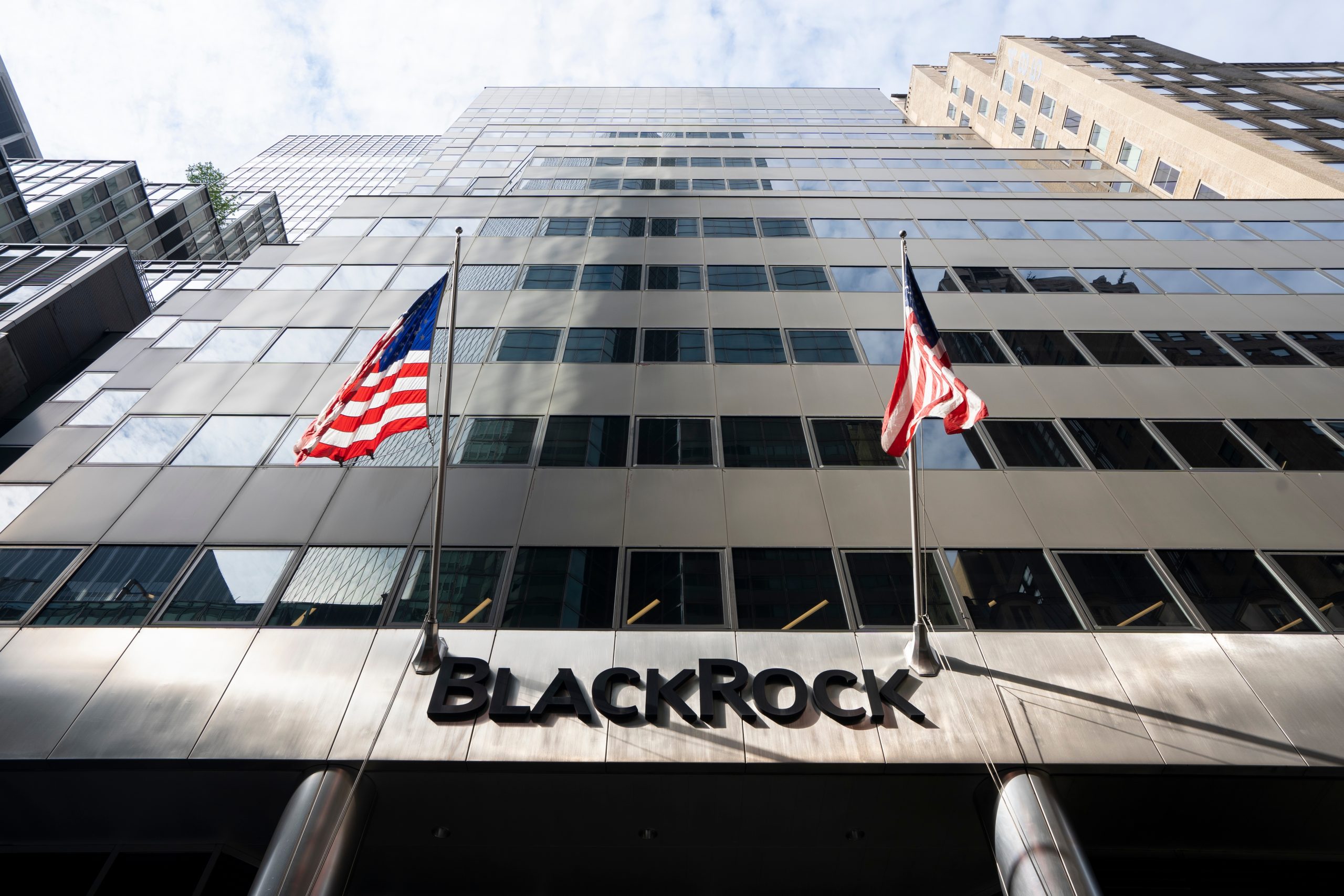 BlackRock en Microsoft starten fonds voor AI infrastructuur - Ivar AI ...