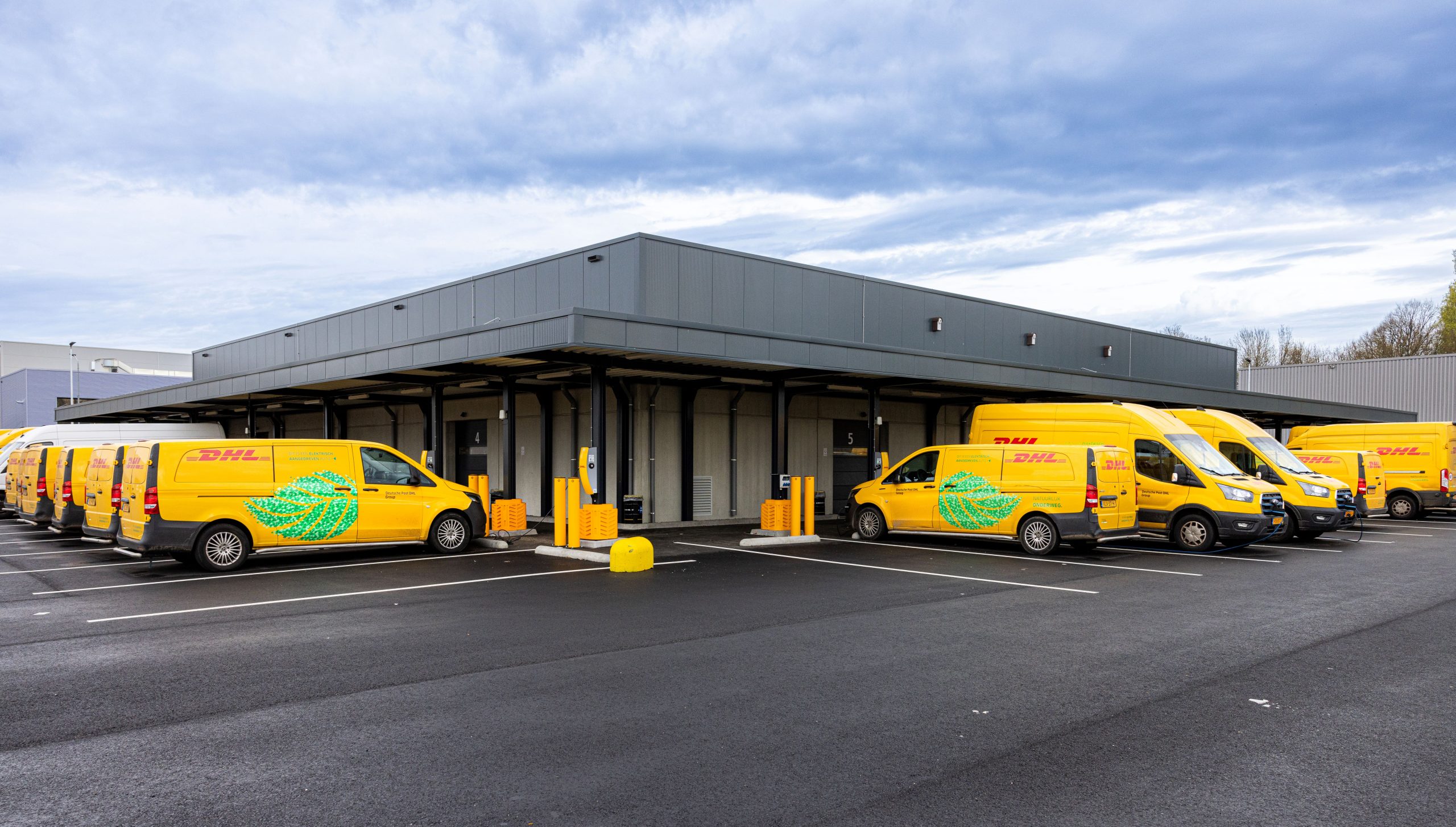 DHL opent duurzame CityHub in Helmond - Emerce DHL opent duurzame CityHub in Helmond - Emerce