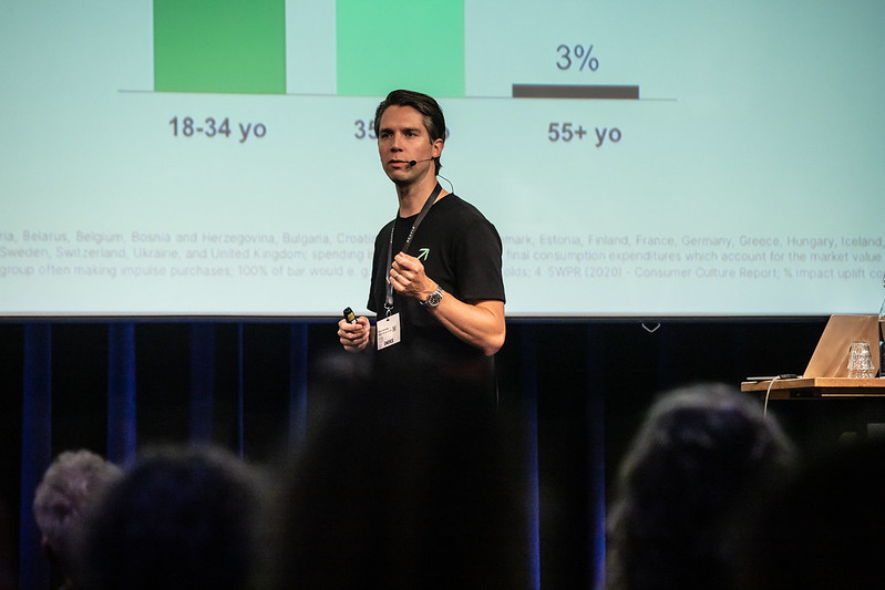 Emerce Fashion: ‘Verkopen jullie nog wel pakken dan?’ - Emerce Emerce Fashion: ‘Verkopen jullie nog wel pakken dan?’ - Emerce
