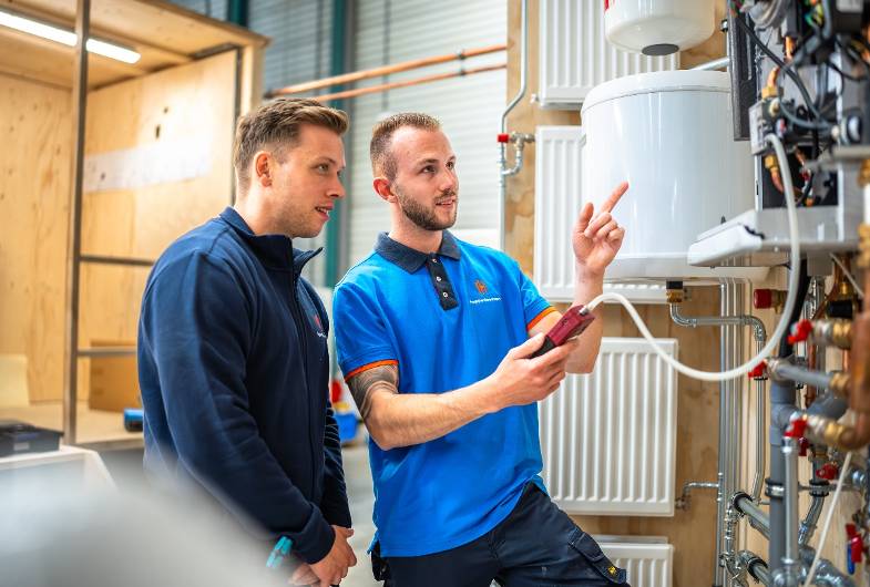 Technici werven anno 2025: datagedreven en investering in zij ...