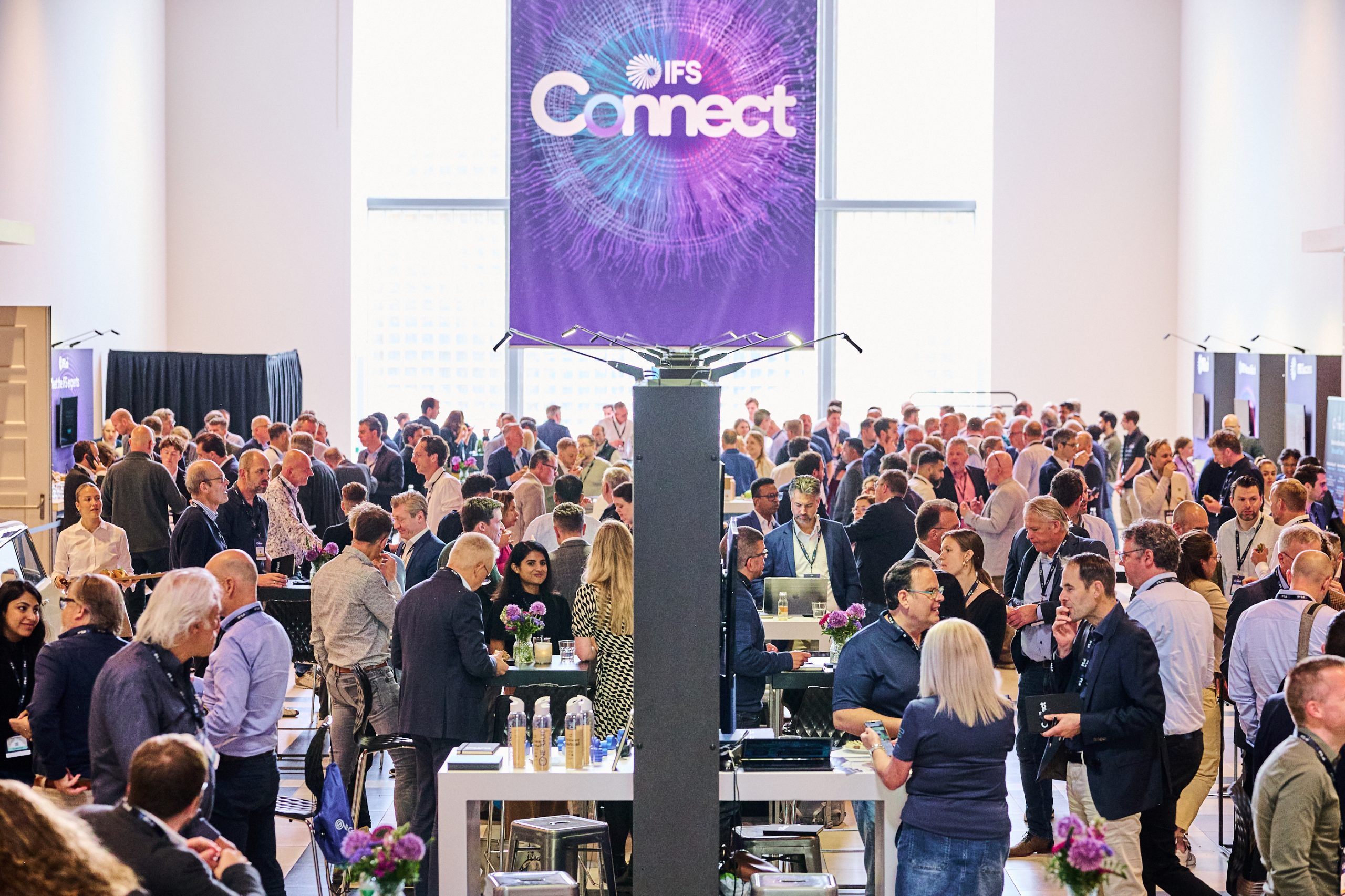 IFS Connect 2025: industriële AI en innovatie centraal in het Louwman ...
