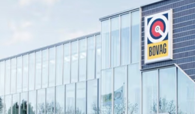 awesome. introduceert Bram: een AI-gegenereerde presentator voor BOVAG ...