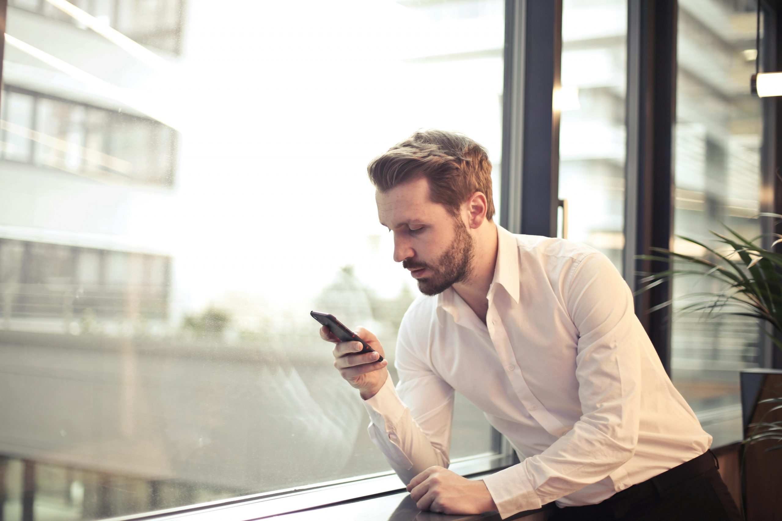 Nederlandse mobiele markt groeit slechts 0,4% in 2025 - Emerce