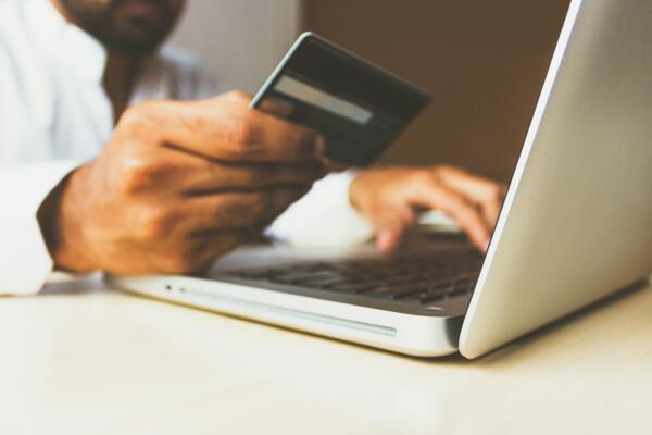 Nederlander kiest liever voor Europese webshops, maar prijs blijft ...