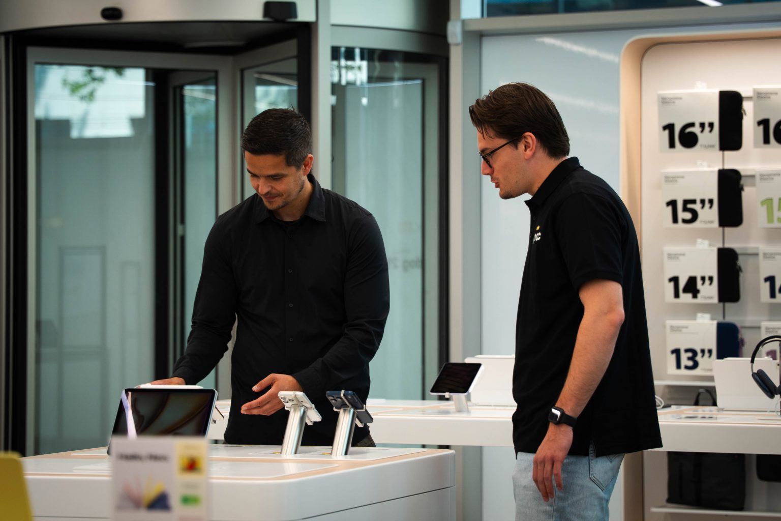 Amac opent eerste winkel op Zuidas - Emerce